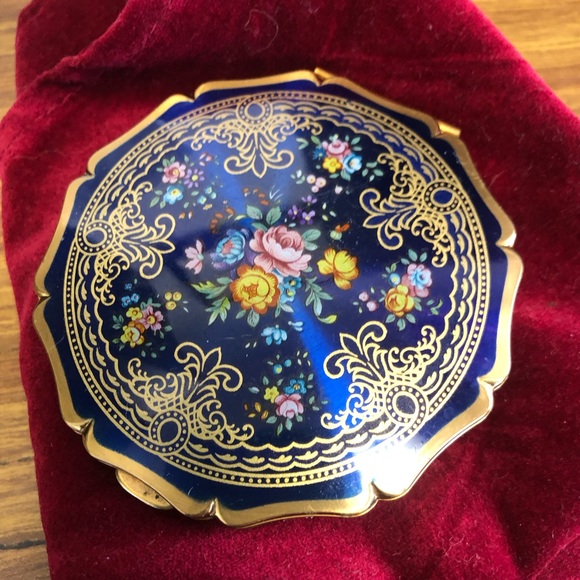 Stratton | Accessories | Vintage Stratton Compact | Poshmark